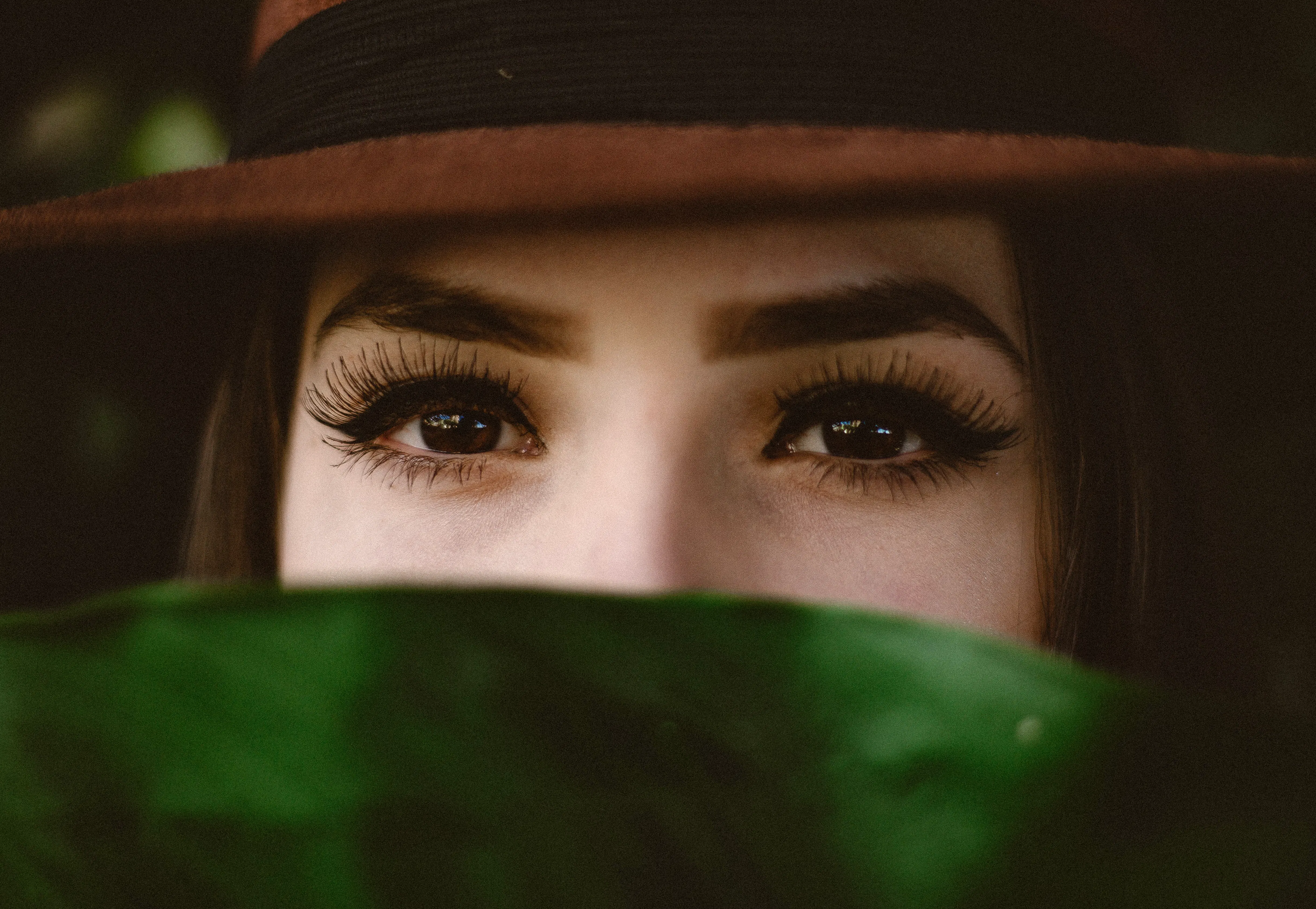 7 Ways To Nail Dramatic Eyes With A Mask | The GWG