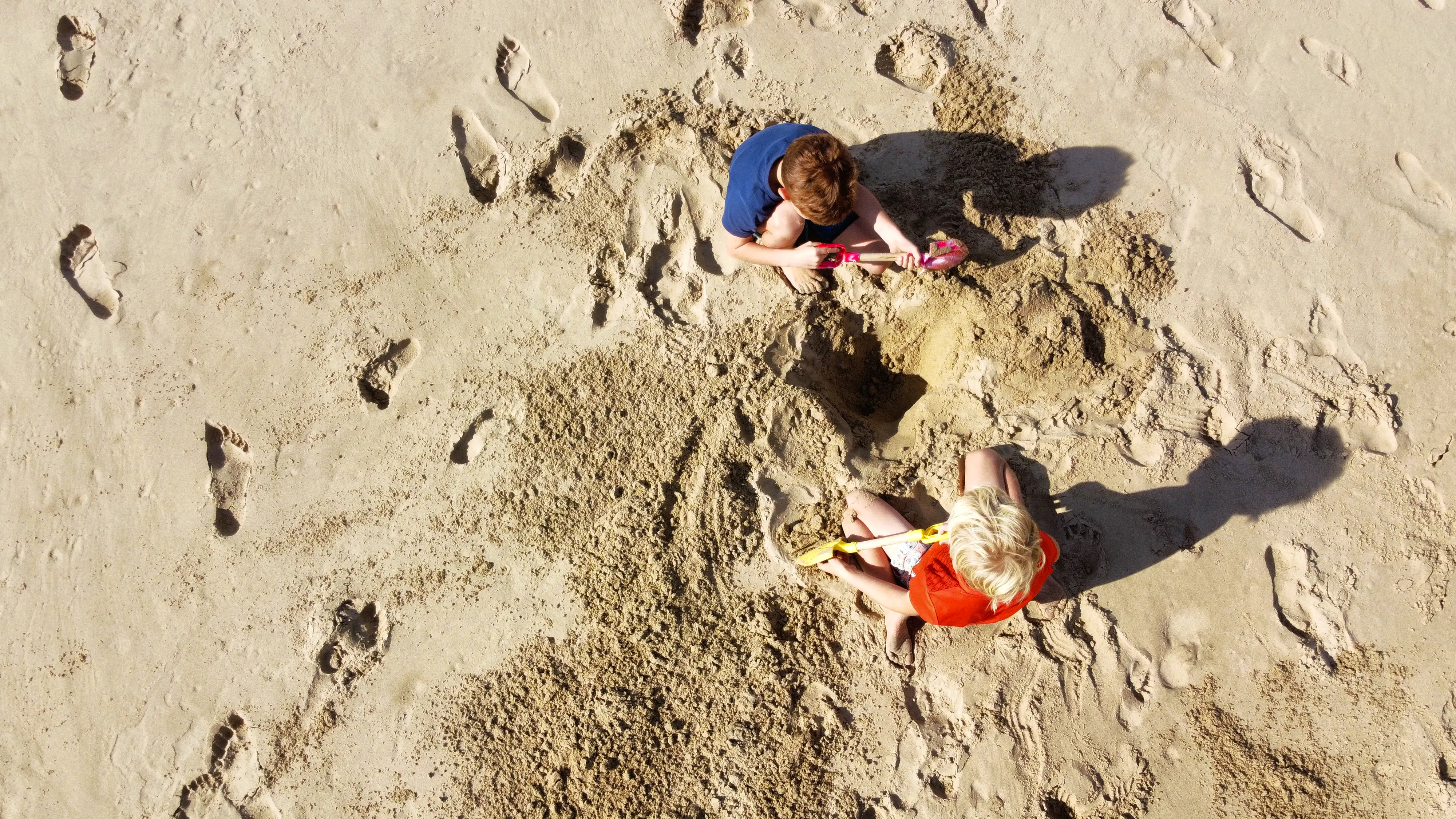 9 of The Best Beach Games: What To Pack For Family Fun