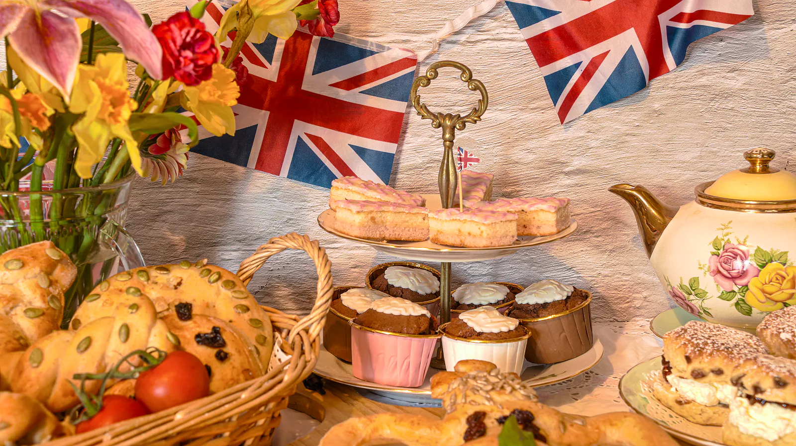 What To Take To Your Street Party This Summer | The Guide